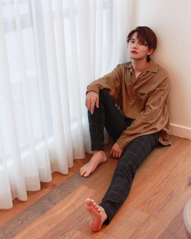 MIRROR Jeremy將Solo推出新歌丨細數「日系獨角獸花美男」李駿傑4個最吸粉的時尚單品 - men's uno Hong Kong