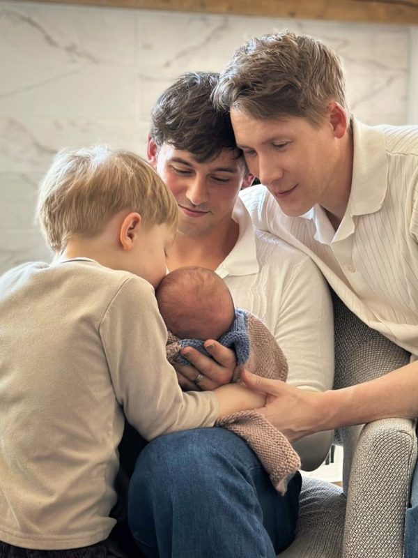 高EQ應對負評成女團COLLAR最驚喜成員｜芯駖Sumling將童年經歷轉化成動力 - men's uno Hong Kong